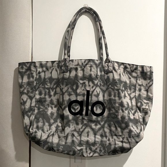 ALO Yoga | Bags | Alo Yoga Xl Shopper Tote Tie Dye Gym Bag | Poshmark